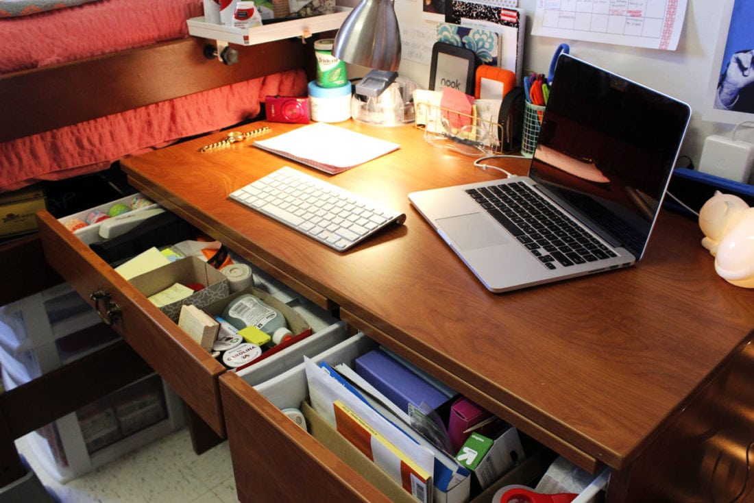 Dorm Room Tour: Spring 2016 - Living the Gray Life